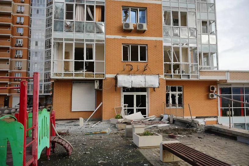 Атака беспилотников в Новороссийске: повреждены 11 домов, введен режим ЧС