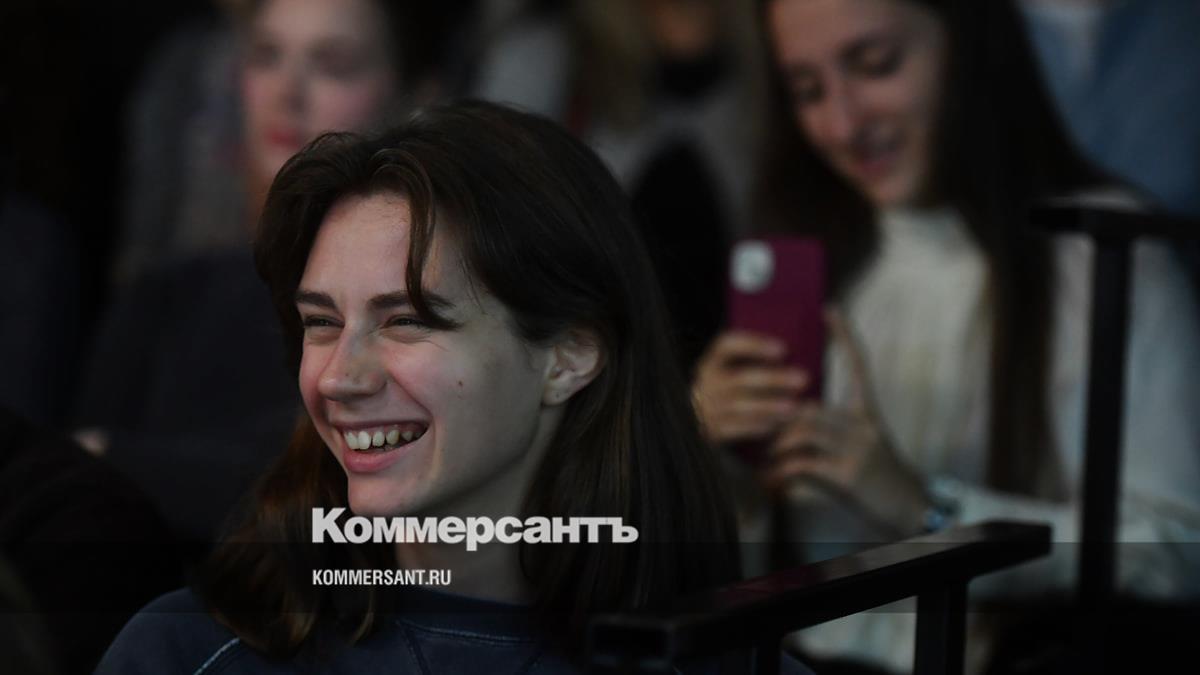 Ваня Дмитриенко, «Перемотка» и «Добрый человек из Сезуана ...